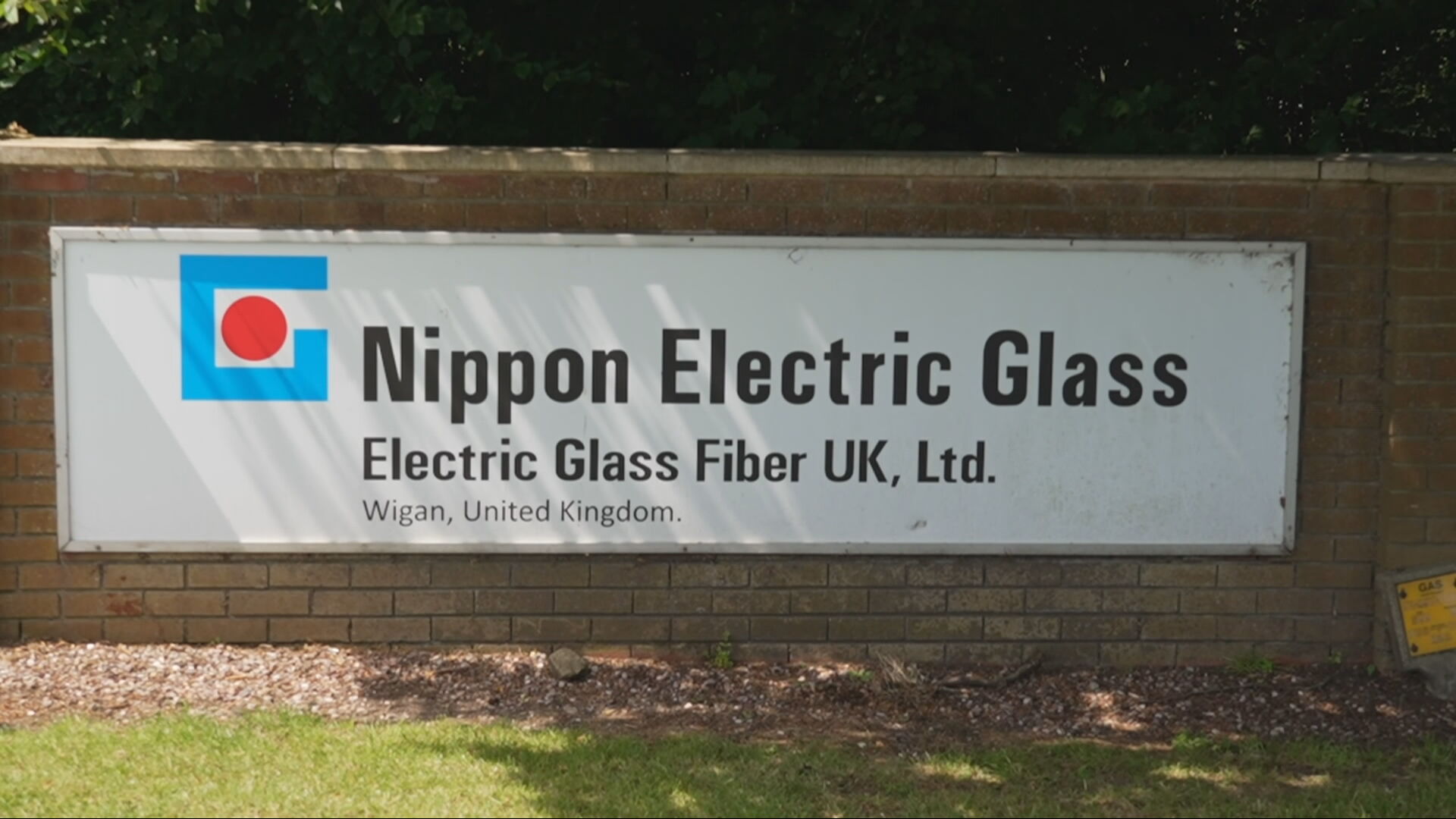 UK’s Largest Fiberglass Factory Closing Over Soaring Energy Costs ...