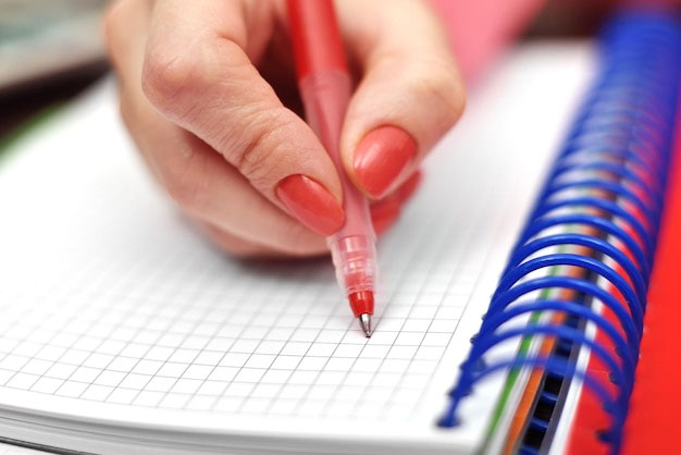The Act of Writing By Hand Uniquely Changes Our Brain | Principia ...
